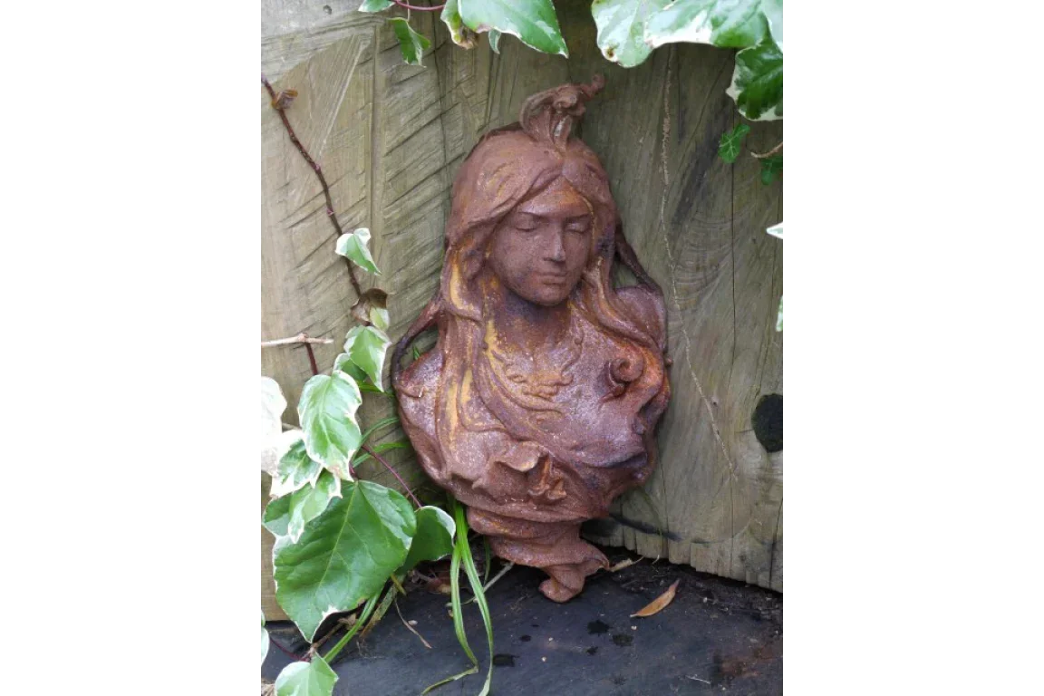 Bust Wall Decoration (Rusty) – Home Centre Direct